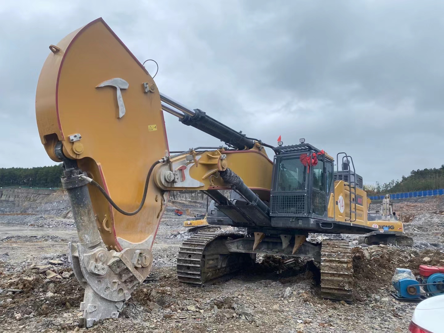 Marsh Excavator, Marsh Excavator Undercarriage, Additional Pontoons and ...