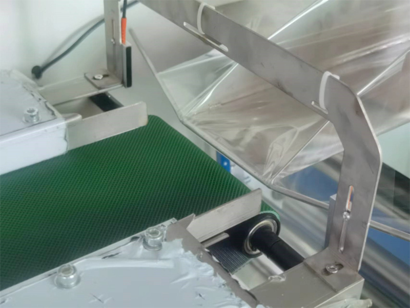 Supply Long Pipe packing machine Flow Pack Hardwares Packing Machine ...