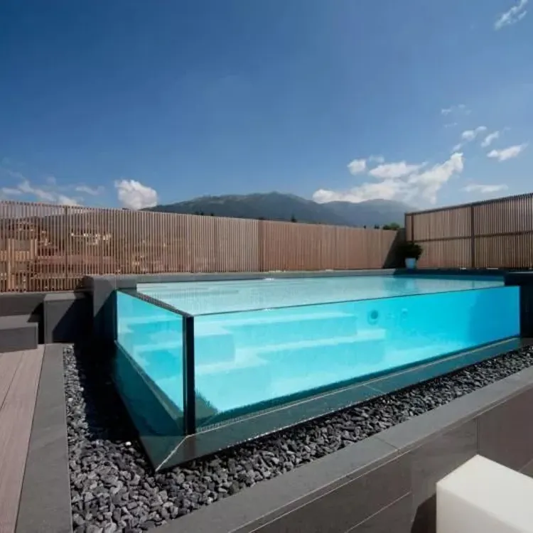 Uses of Acrylic Pool Walls - Jinan Alands Plastic Co.,Ltd.