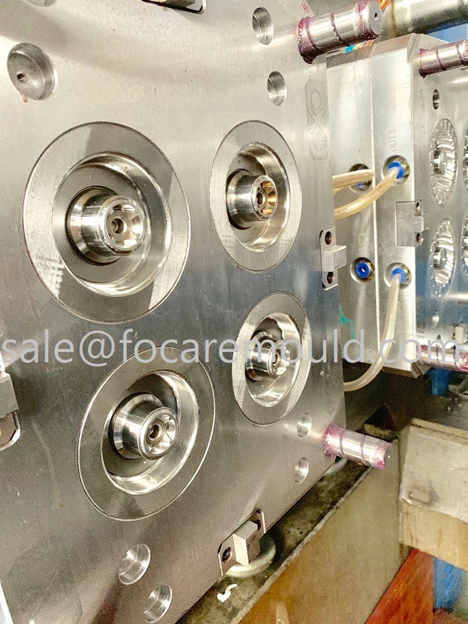 China High quality Double Color Wheel of Toy Car Plastic Injection ...