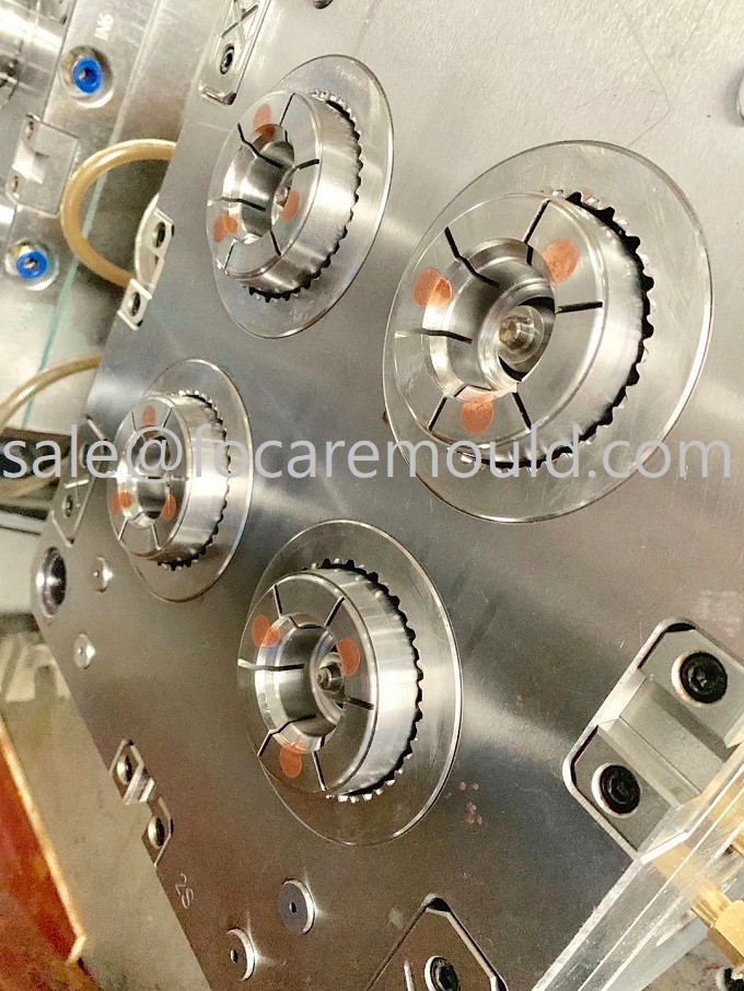 China High quality Double Color Wheel of Toy Car Plastic Injection ...